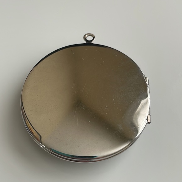 Jewelry | Vintage Silver Toned Metal Locket | Poshmark